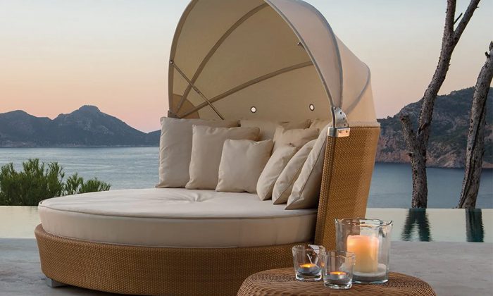 Sunbed With Canopy - EuroStyle
